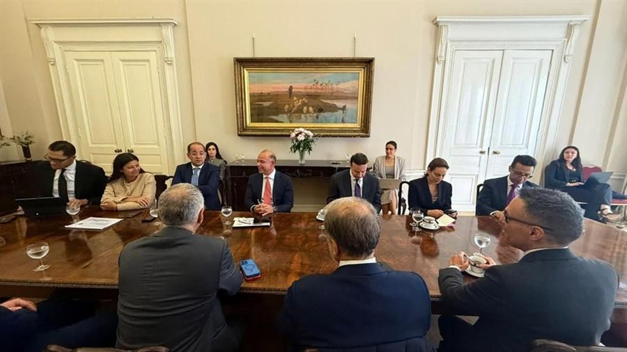 Arab Finance - Egypt, HSBC explore deeper investment partnerships as ...