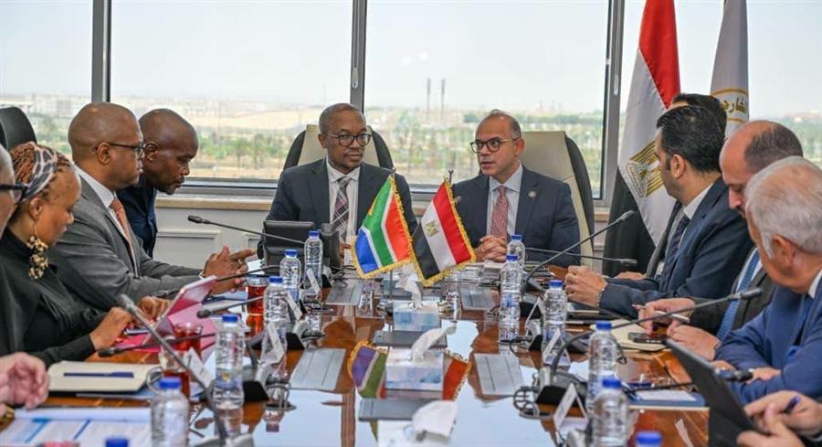 Arab Finance - Egypt, South Africa discuss expanding trade, industrial ...