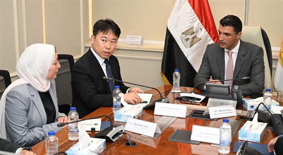 Arab Finance - Samsung Electronics probes local manufacturing expansion ...